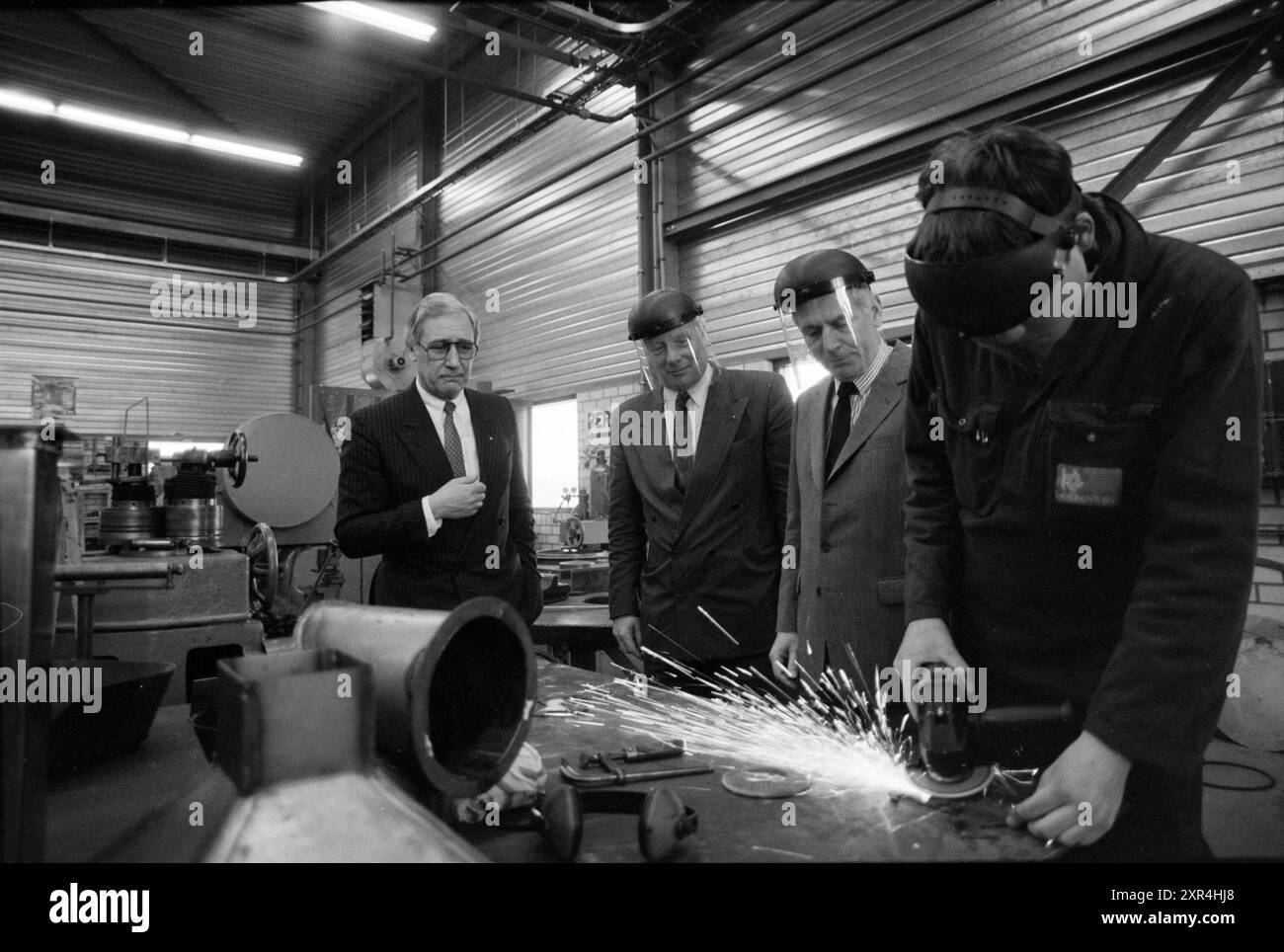 Technology 1991 Black and White Stock Photos & Images - Alamy