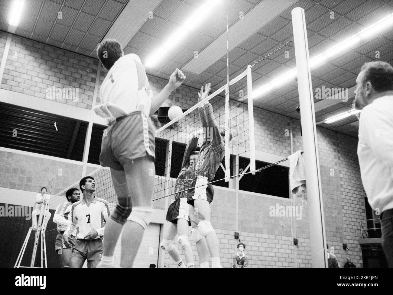 Volleyball, Alides - Scania, 30-11-1990, Whizgle Dutch News: Historic ...