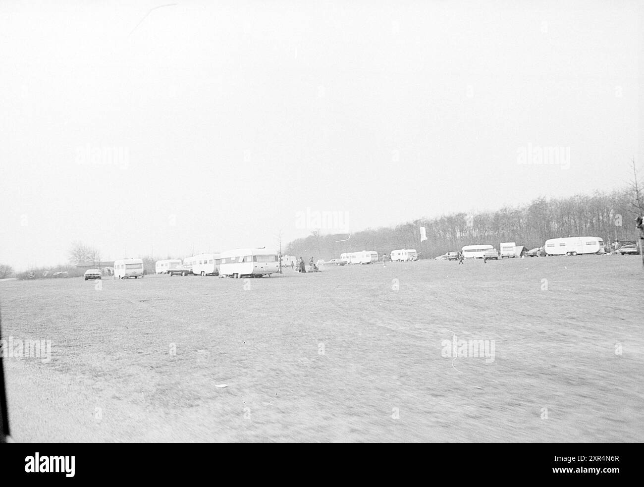 Itinerant caravan dwellers (gypsies), Whizgle Dutch News: Historic ...
