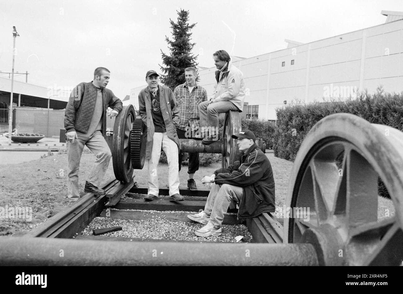 Group of young people in the Dutch team, 10-01-2002, Whizgle Dutch News ...