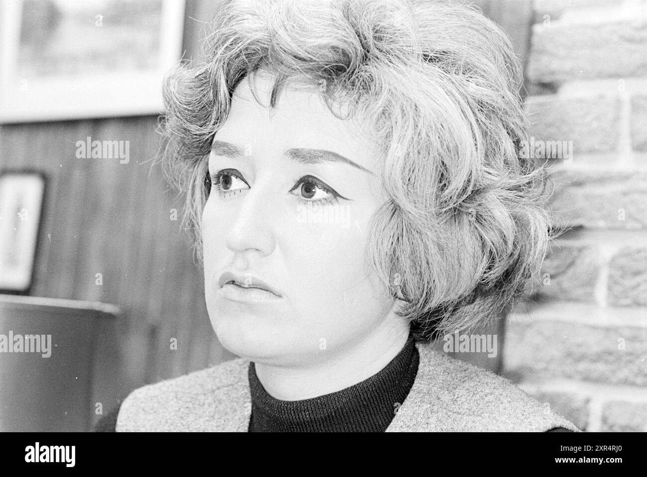 Barry Hughes and Elles Berger, Persons, Football Haarlem, 25-09-1969 ...
