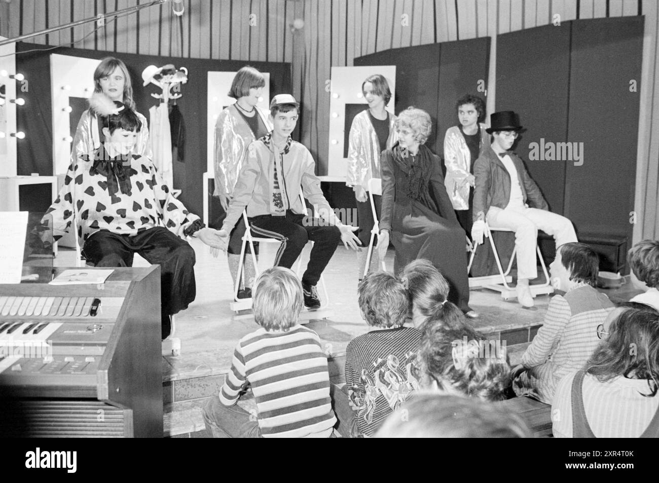 Musical Rev. Blue School, Musical, 30-11-1982, Whizgle Dutch News ...