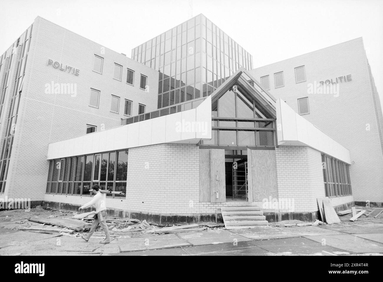 Exterior Hoofddorp Police Station Van Heuven Goedhartlaan/Hoofdvaart ...