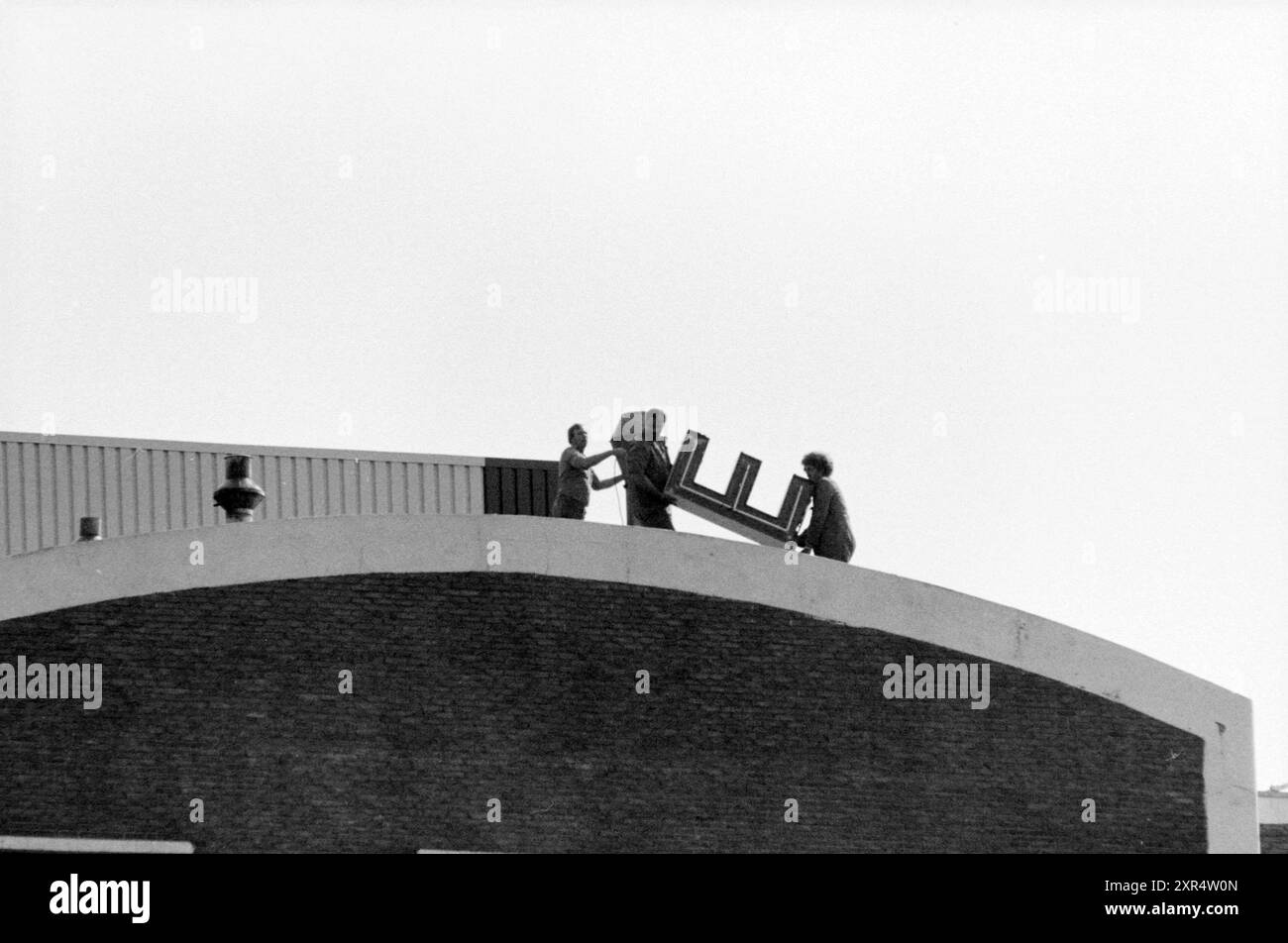 Droste letters break off the roof, Droste, 01-07-1986, Whizgle Dutch ...