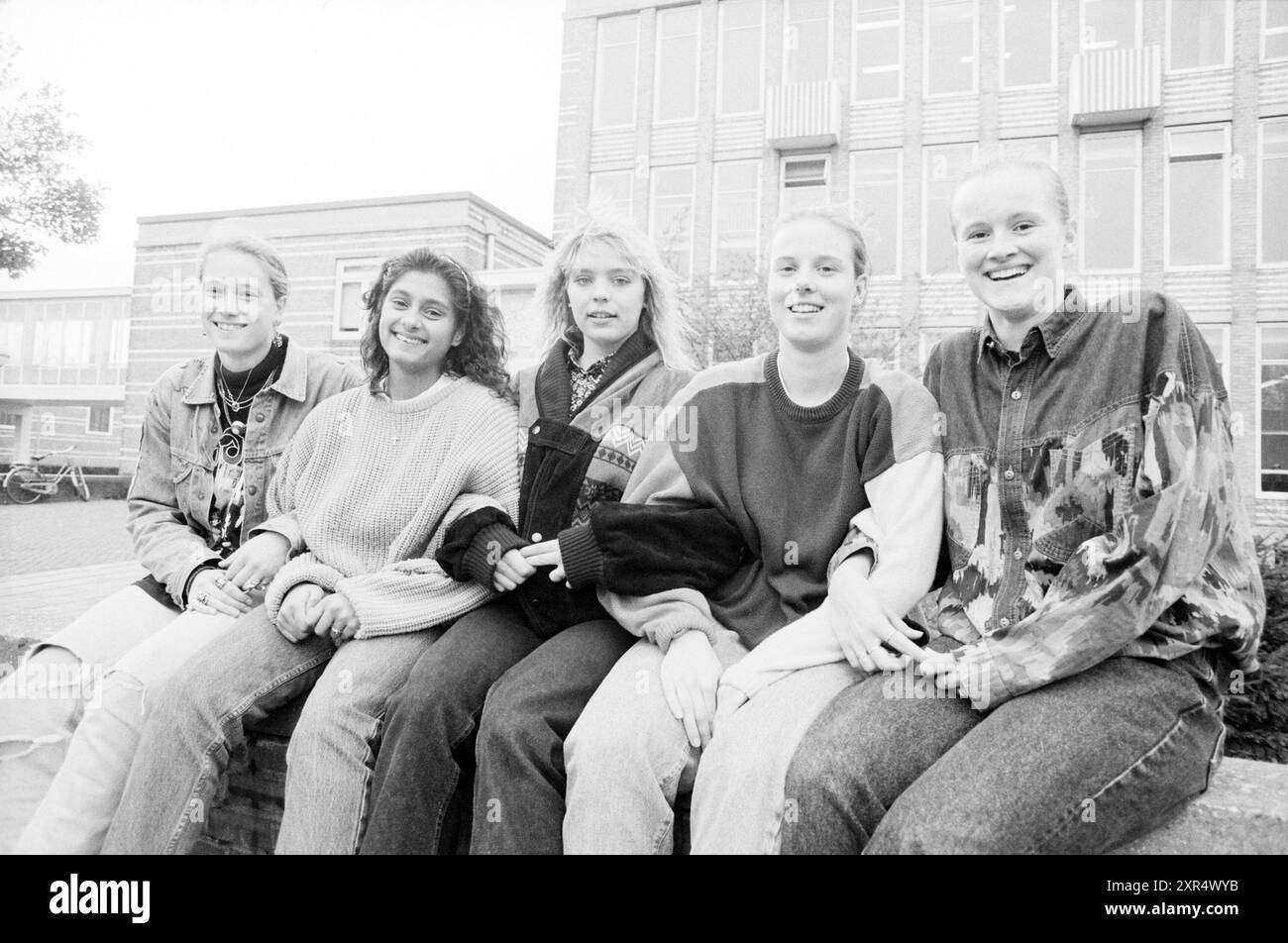Five girls from the Houtpoortcollege in Haarlem, Haarlem, The ...