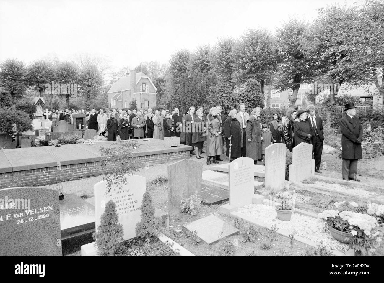 1915 1992 hi-res stock photography and images - Alamy