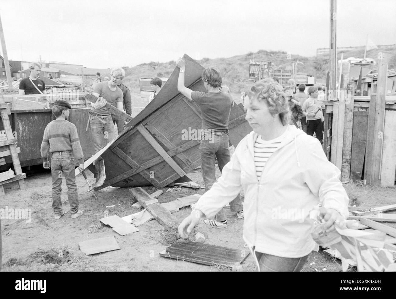 Demolition hut village IJmuiden, Huts, Demolition, demolition ...