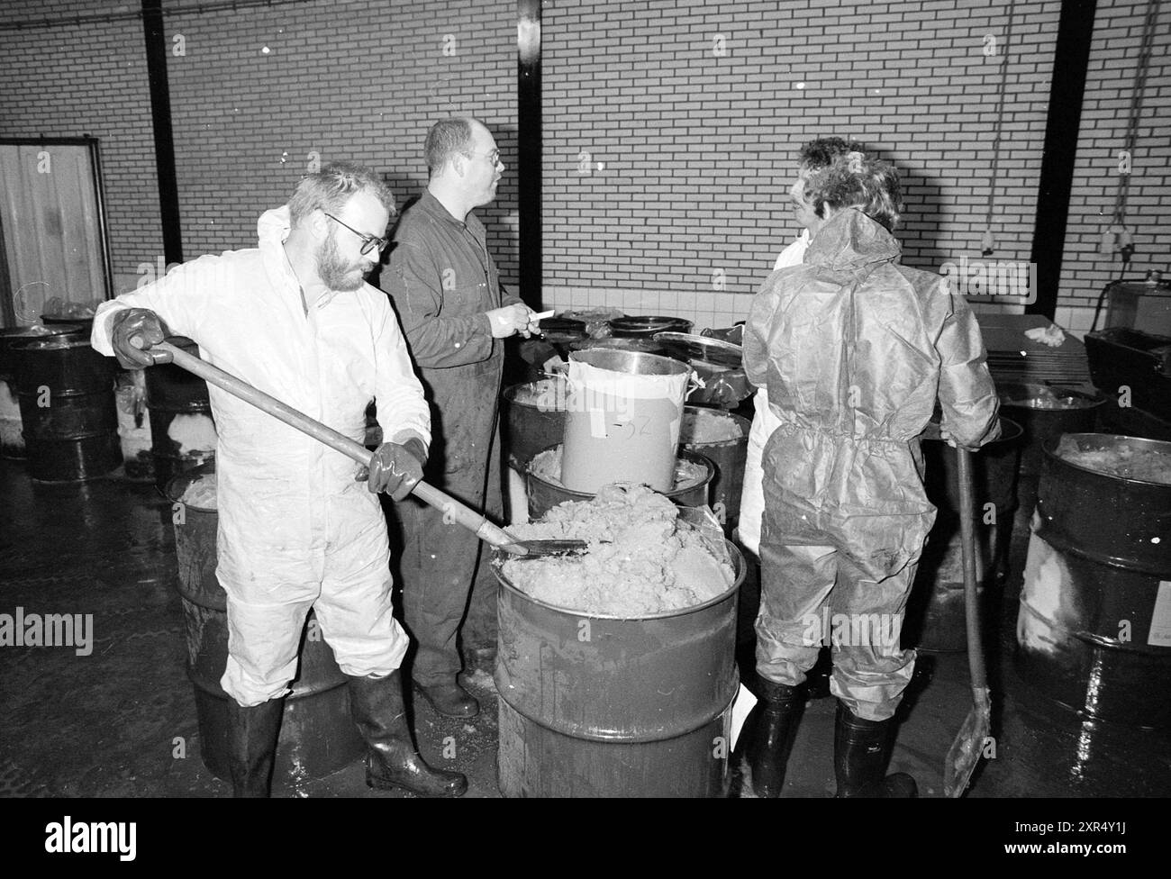 Cocaine seizure, Middenhavenstr., IJmuiden, Drugs, IJmuiden, The ...