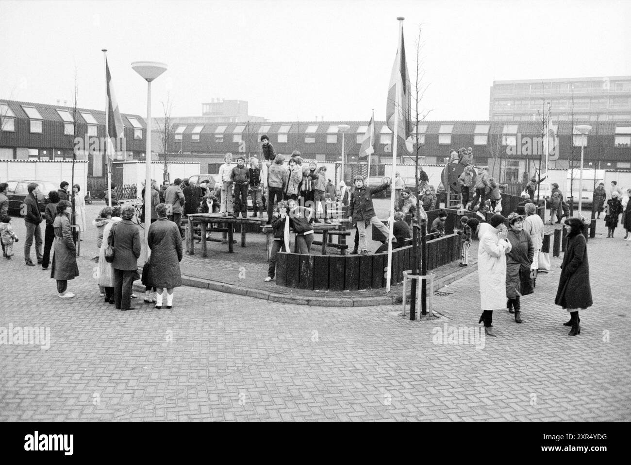 Playground Helmstraat Oud IJmuiden, Playgrounds and playgrounds ...