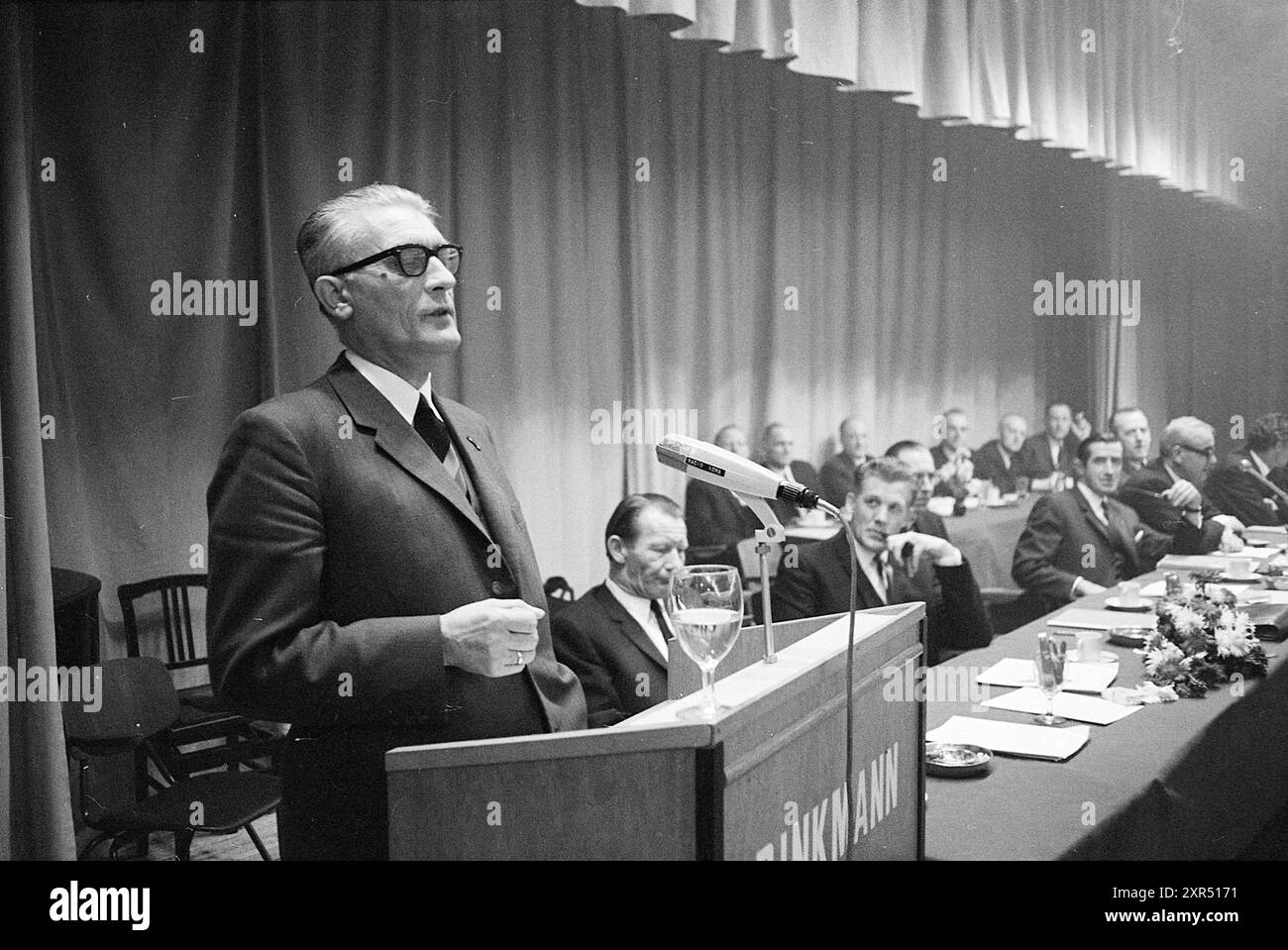 Minister Roolvink at LTB, LTB, 16-12-1968, Whizgle Dutch News: Historic ...