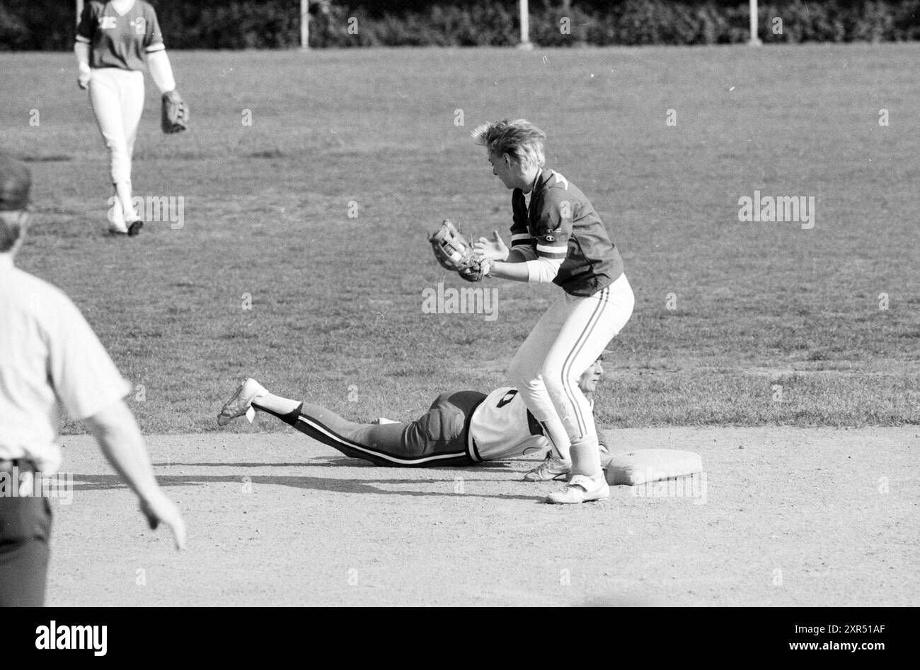Softball EDO - HHC, Softball, 15-05-1989, Whizgle Dutch News: Historic ...