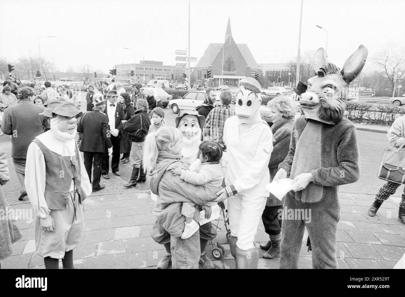 Disney characters parade Black and White Stock Photos & Images - Alamy