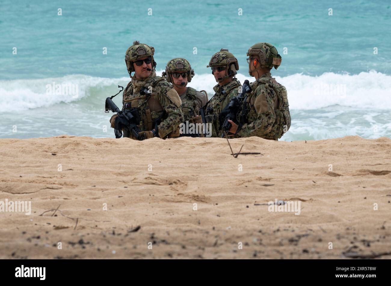 U.S. Coast Guardsmen assigned to Port Security Unit 311, Shoreside ...