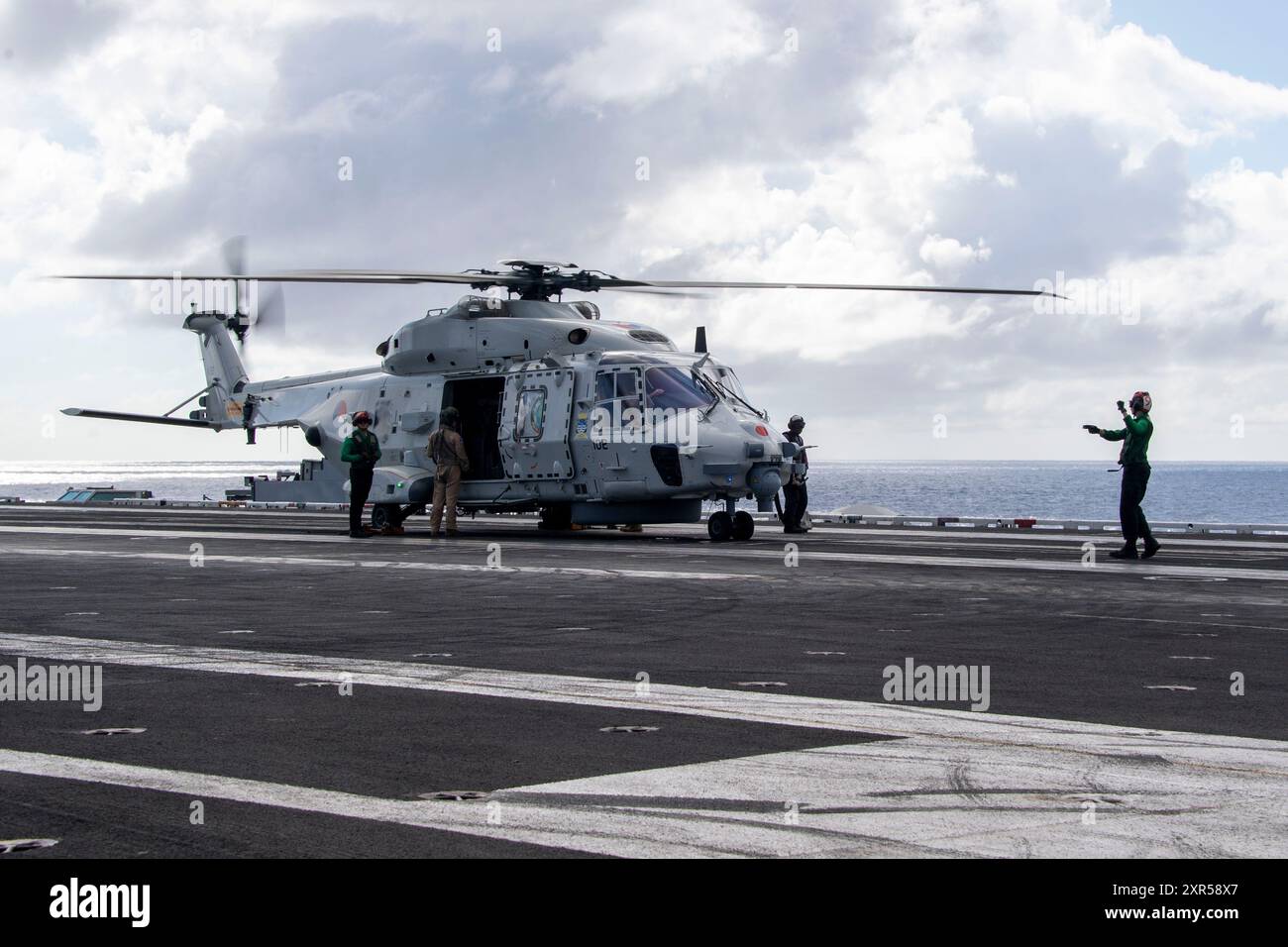 A Royal Netherlands navy NH-90 NATO frigate helicopter lands on the ...