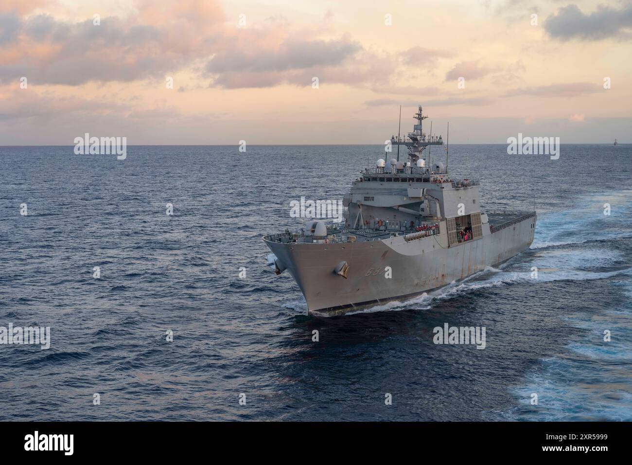 Cheon Wang Bong-class tank landing ship, an amphibious landing ship ...