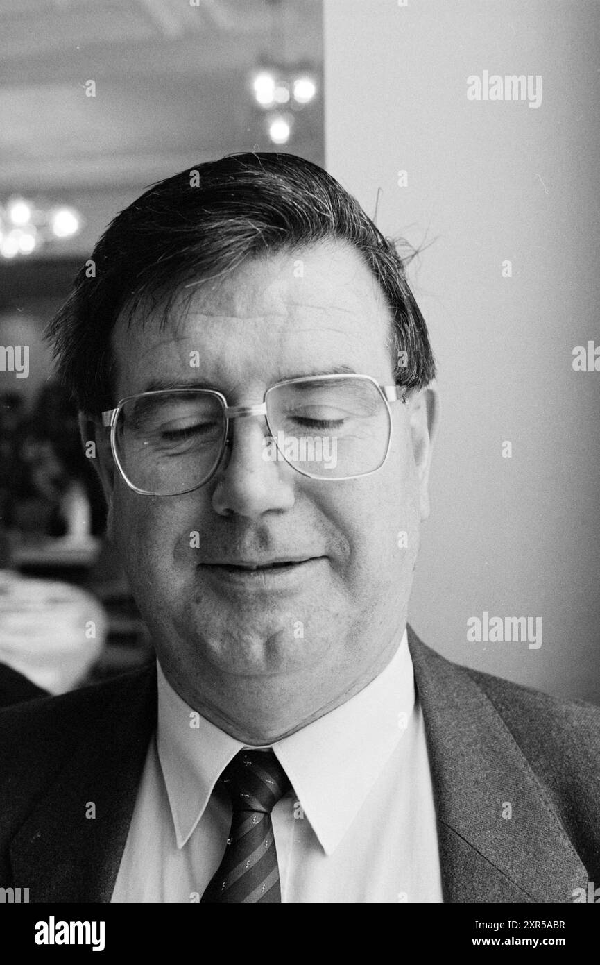 Appointment of councilor Gudde, 07-01-1992, Whizgle Dutch News ...