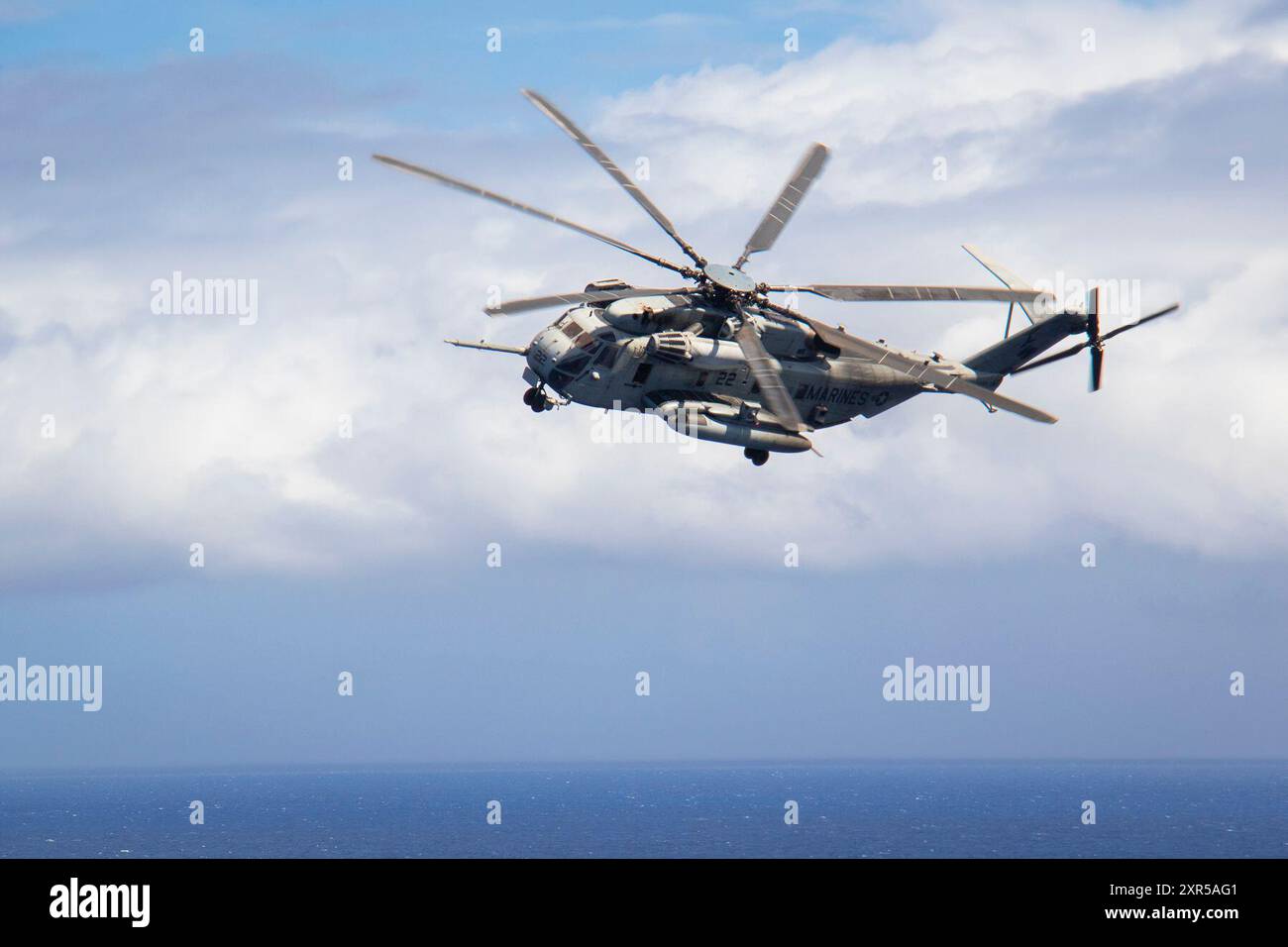 A CH-53 Super Stallion attached to the Aviation Combat Element (ACE ...