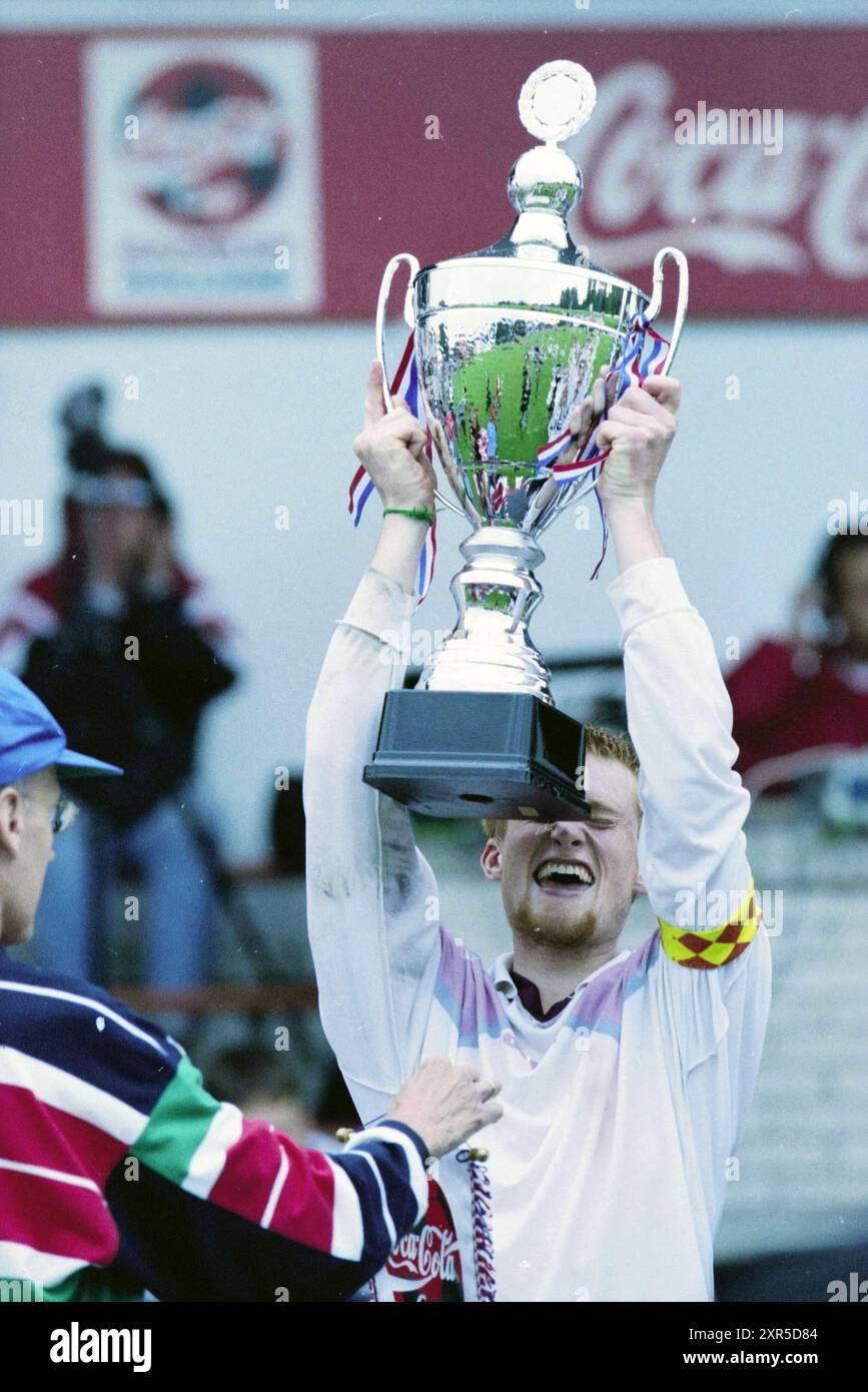 Coca cola cup haarlem hi-res stock photography and images - Alamy