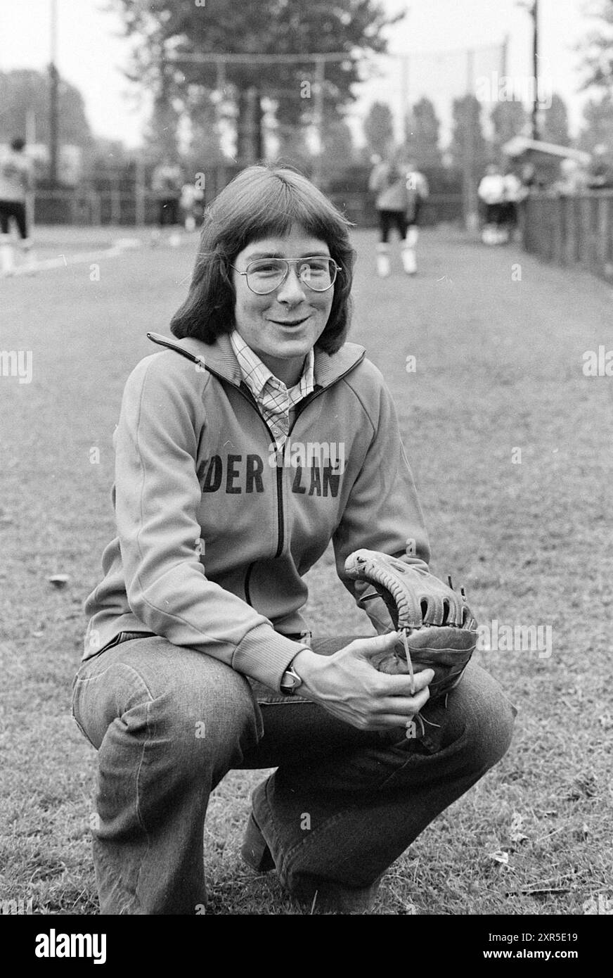 Players Ned. softball team, Softball, 09-06-1977, Whizgle Dutch News ...