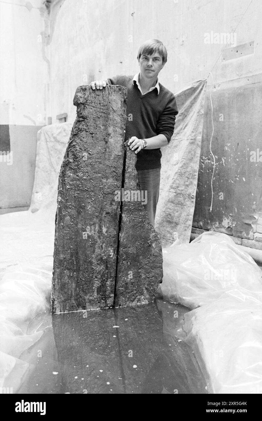 Mr Poldermans with old helm, Persons, 14-06-1985, Whizgle Dutch News ...