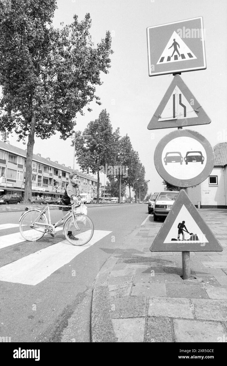 Traffic signs hagelingerweg hi-res stock photography and images - Alamy