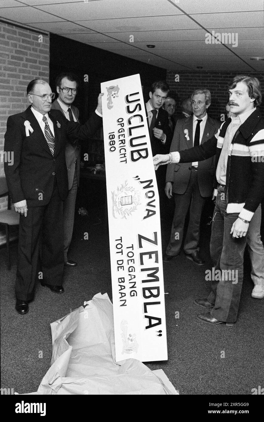 Reception 100 year ice hi-res stock photography and images - Alamy