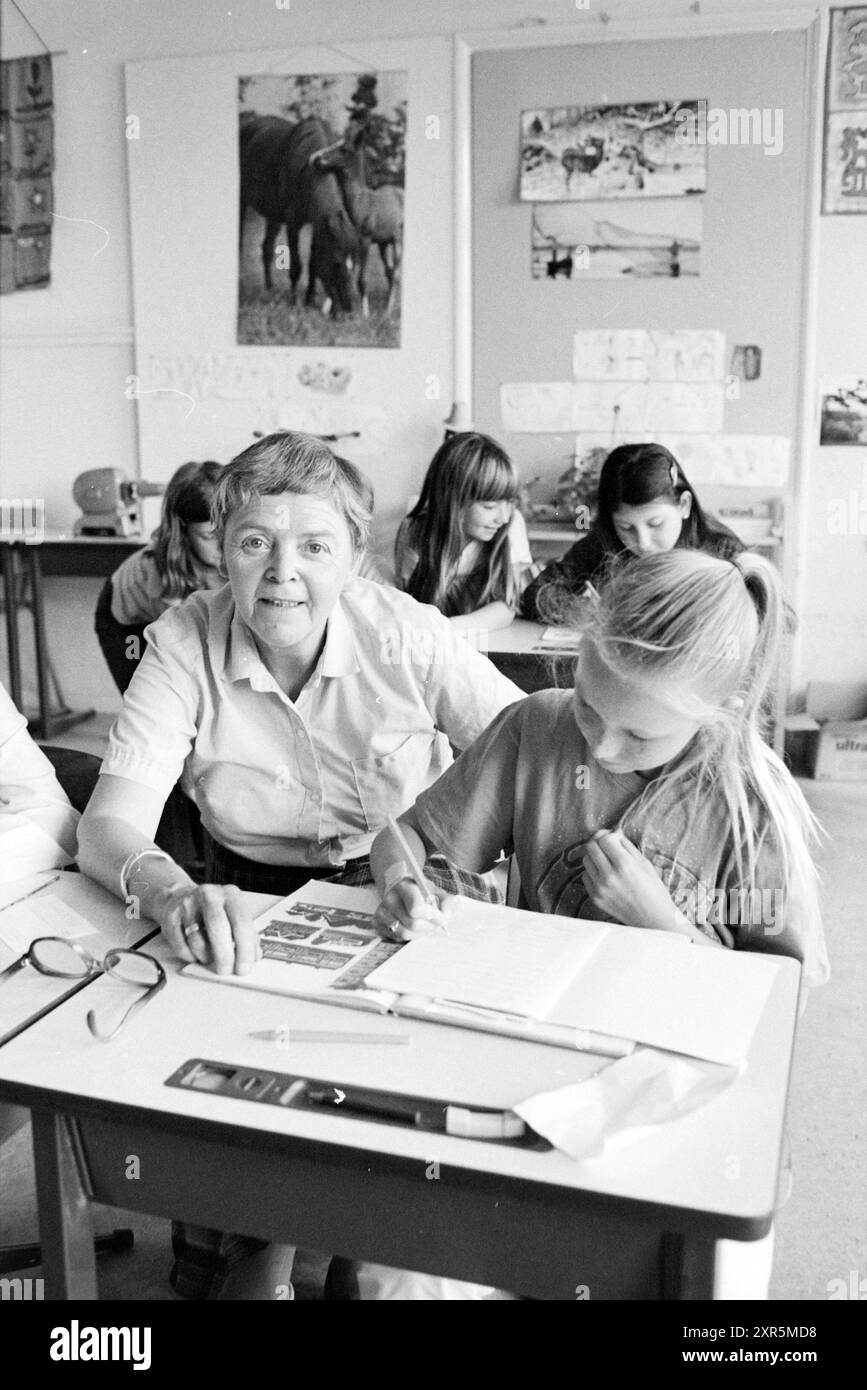 Teacher noorderschool hi-res stock photography and images - Alamy