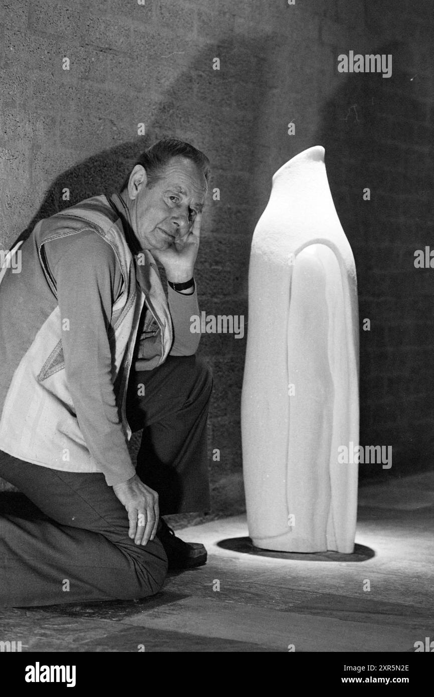 Sculptor gerrit van ee hi-res stock photography and images - Alamy