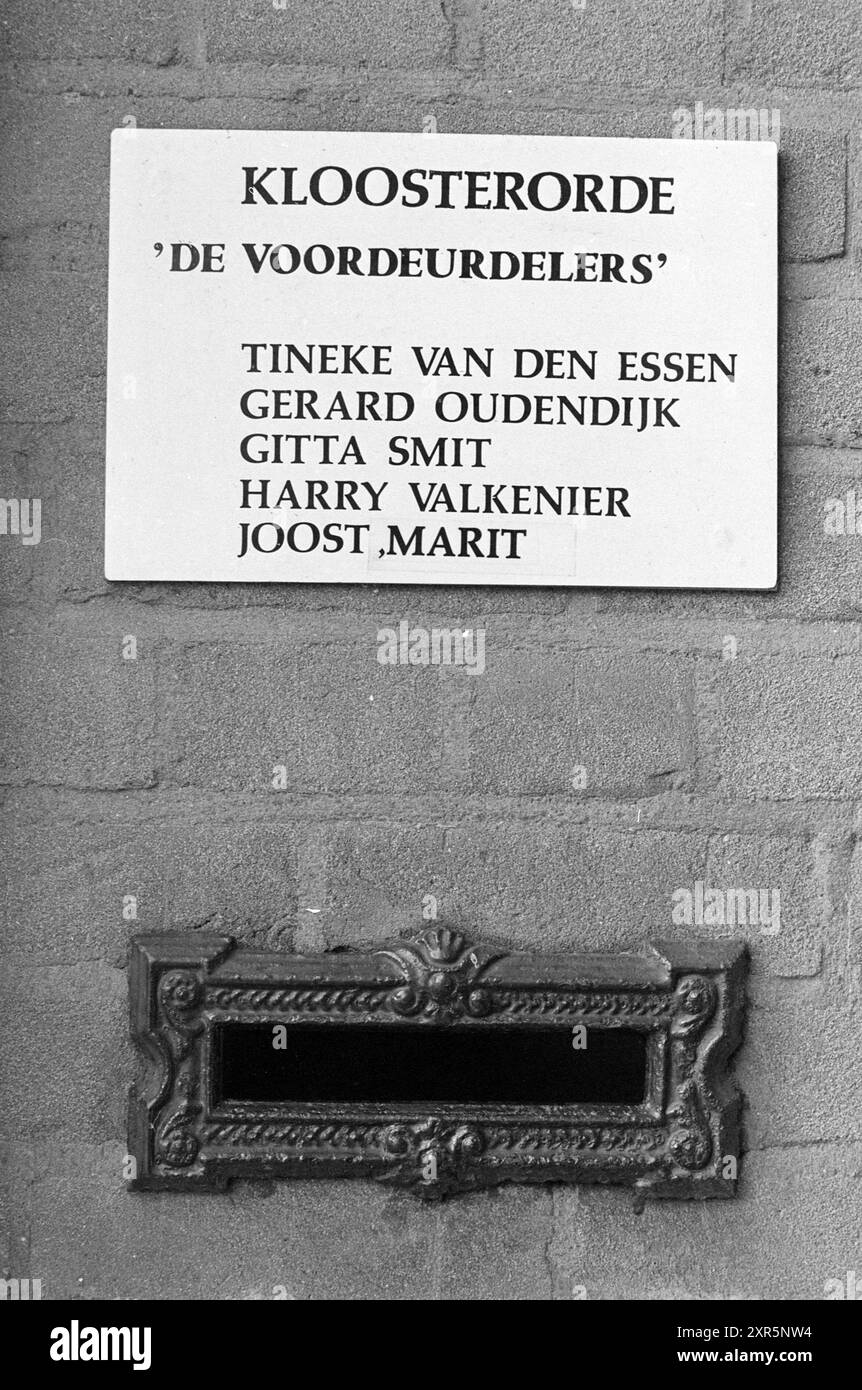 Nameplate in connection with front door dividers, Leidsevaart, Borden, Haarlem, Leidsevaart ...