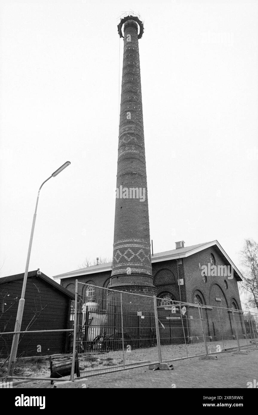 Chimney of the steam pumping station in Halfweg, Halfweg, 30-03-1992 ...