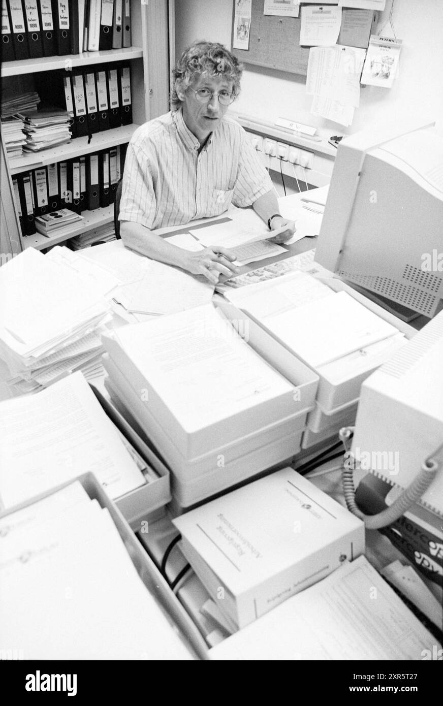 1995 office Black and White Stock Photos & Images - Alamy