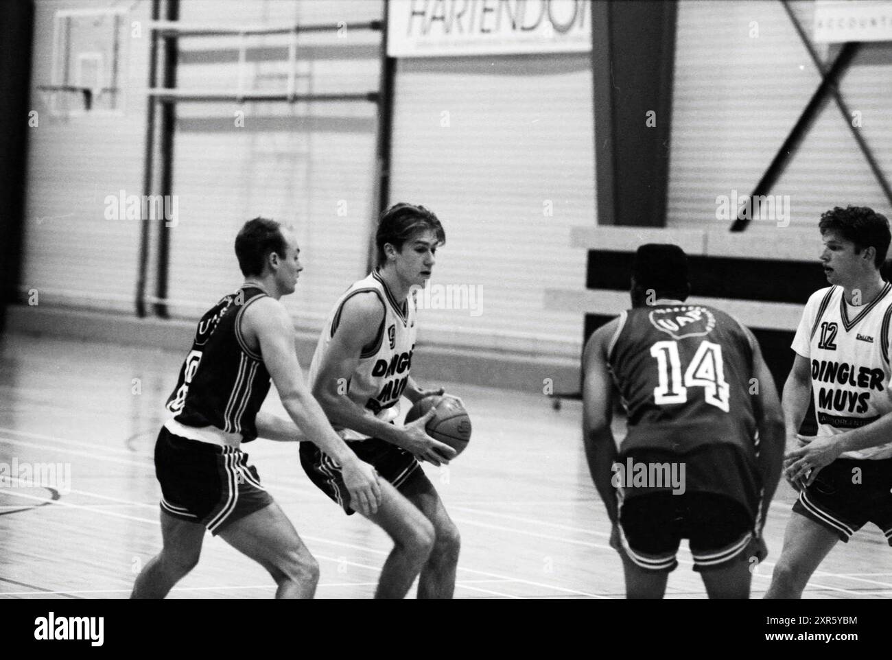 Training photos Velser Basketball Club Akrides, 11-11-1992, Whizgle ...