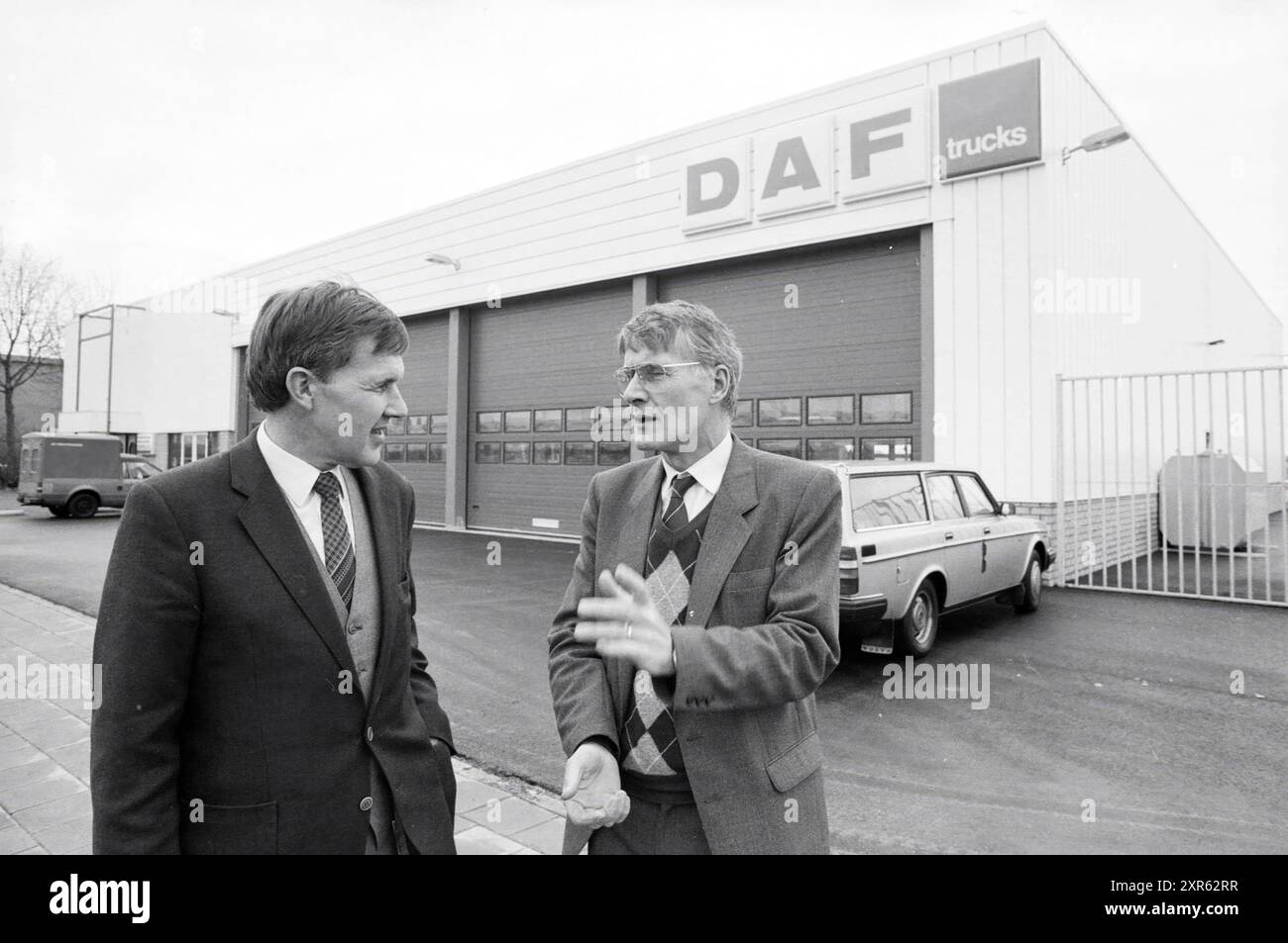 Two men in front of the DAF truck factory, Whizgle Dutch News: Historic ...