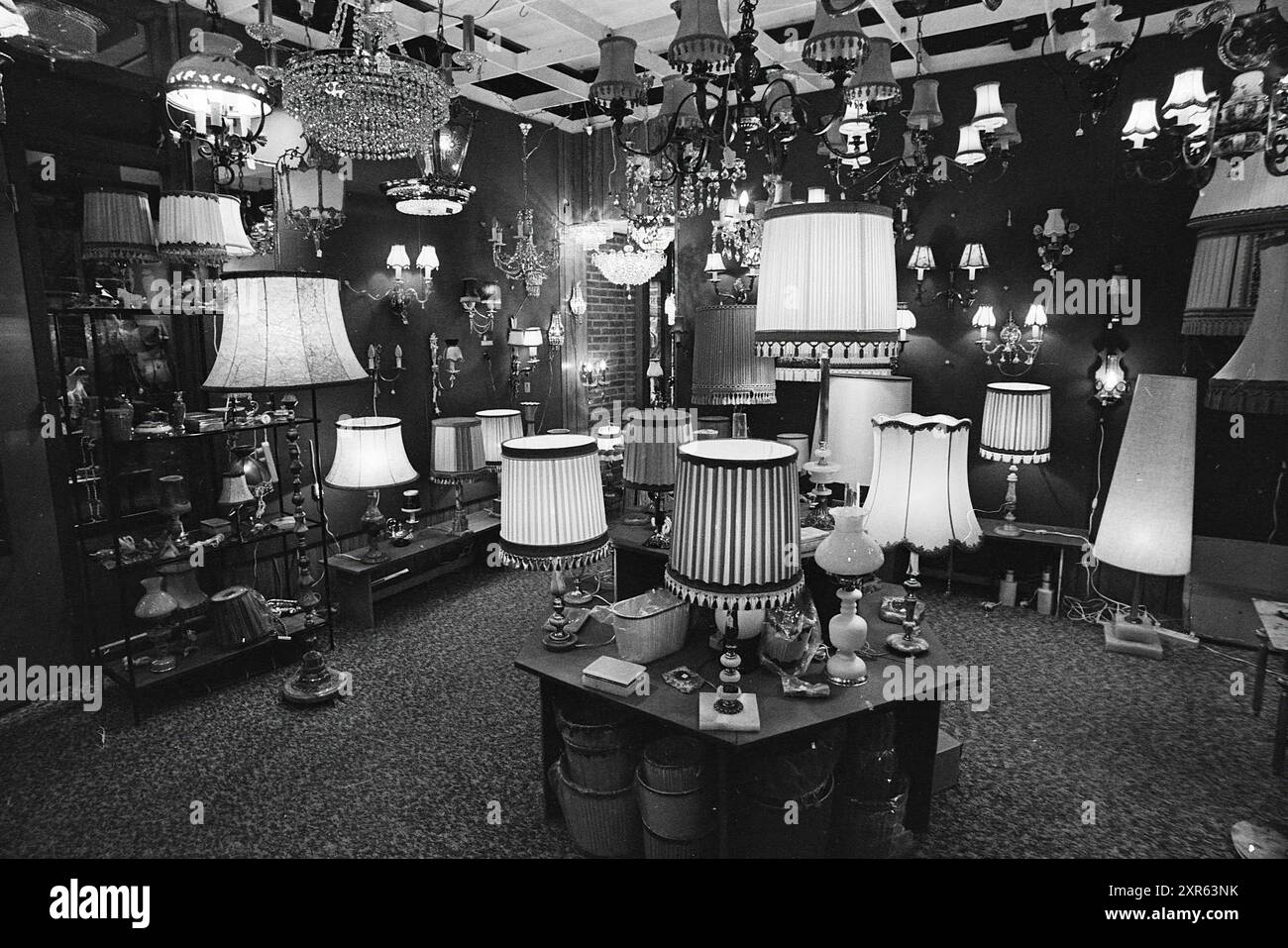 Interior lamp shop, Whizgle Dutch News: Historic Images Tailored for ...