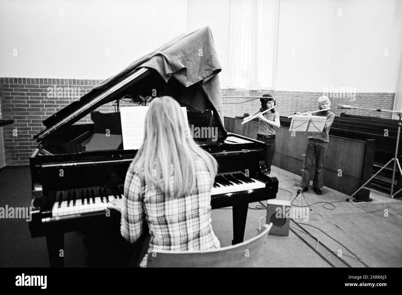 Dutch flute players hi-res stock photography and images - Alamy