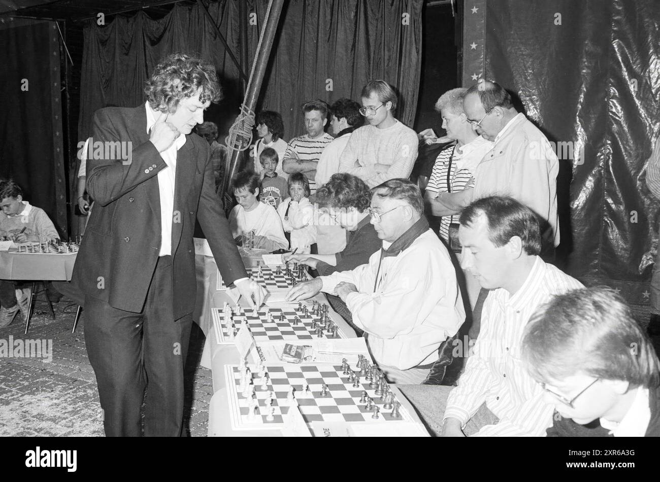 Chess simultaneously jan timman hoofddorp hi-res stock photography and ...