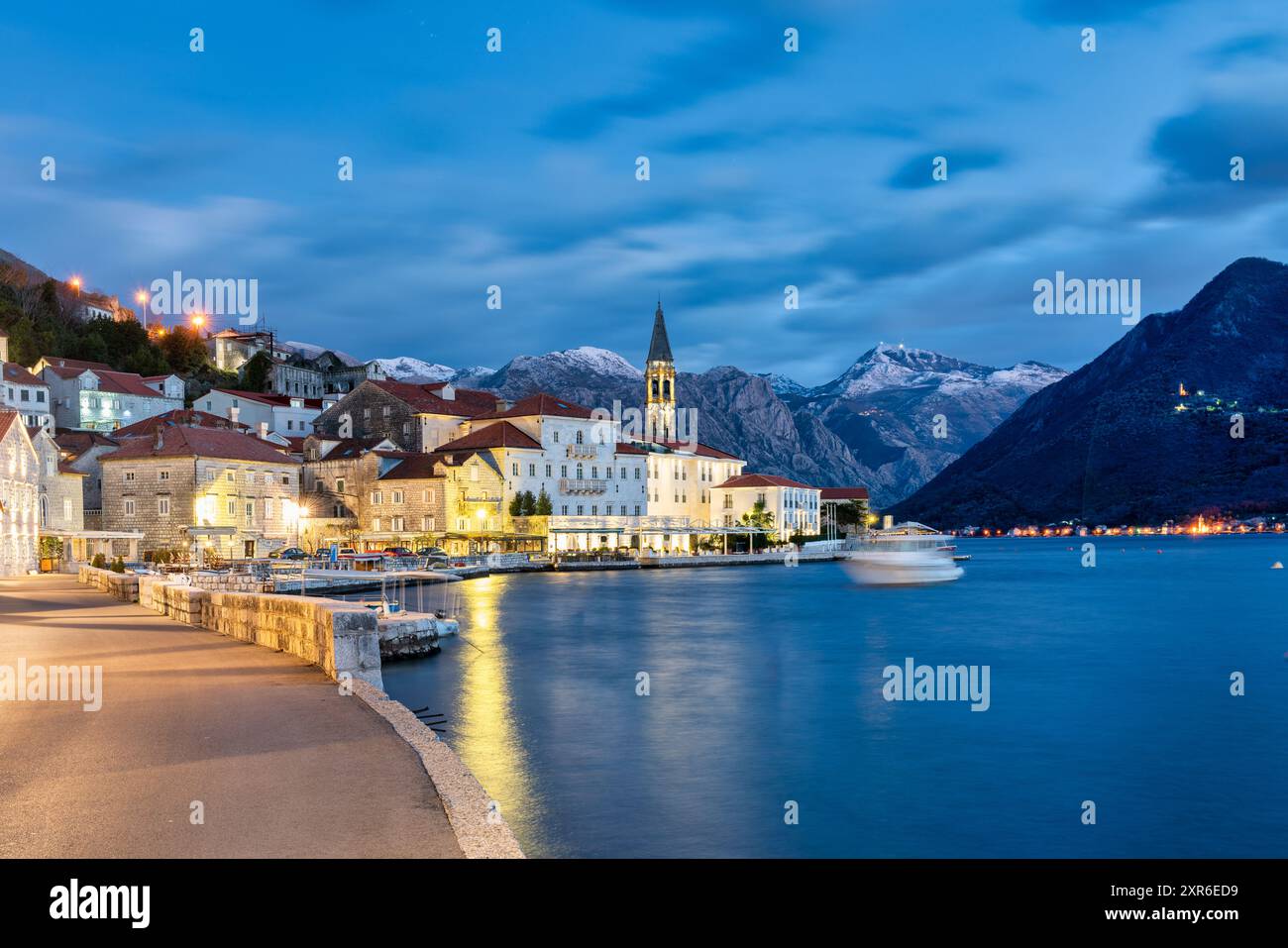 Chapel in bay of kotor hi-res stock photography and images - Alamy