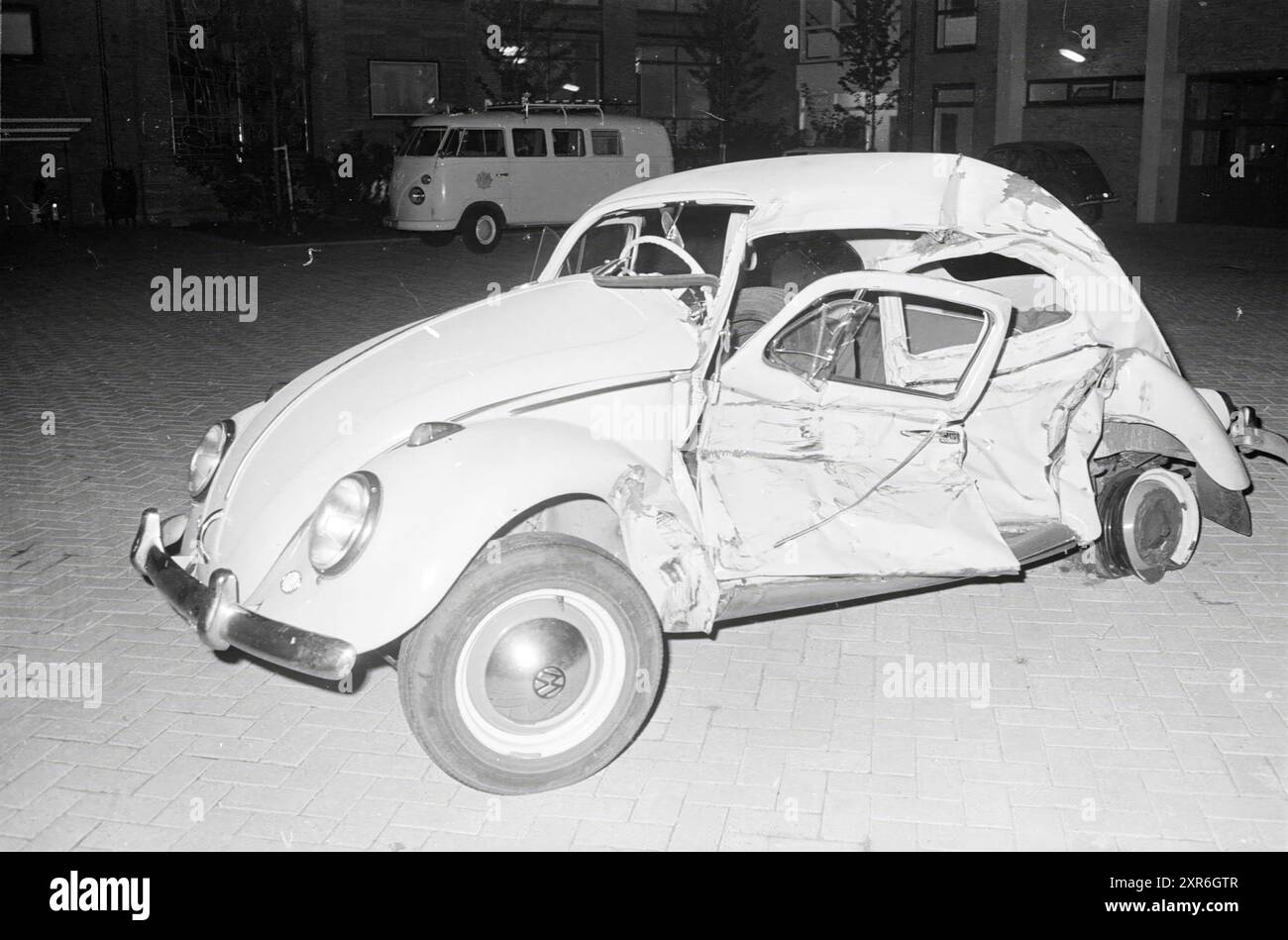 Volkswagen beetle total loss hi-res stock photography and images - Alamy