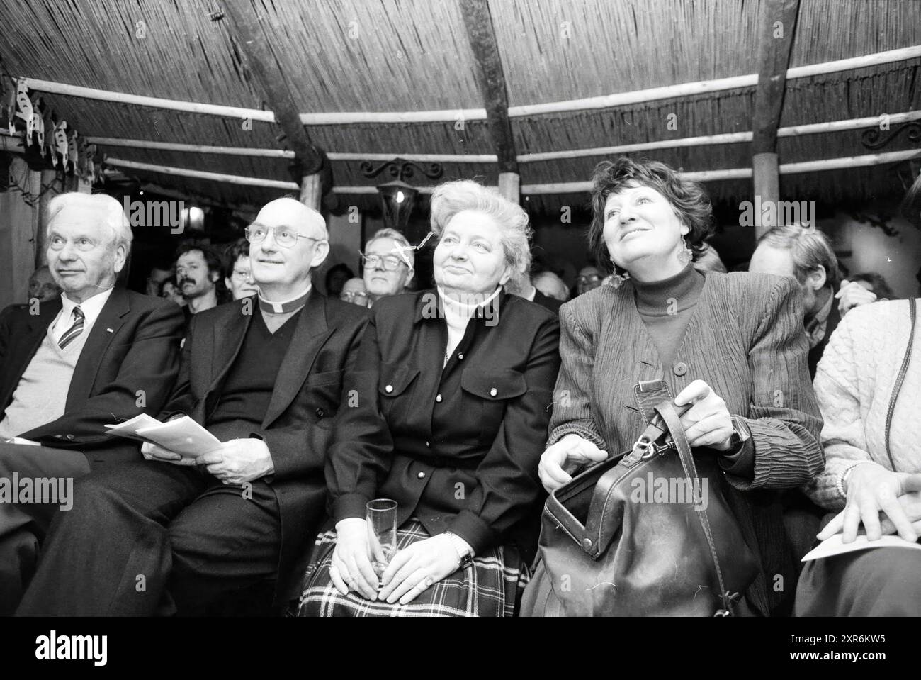 Minister dancona unveils plaque hi-res stock photography and images - Alamy
