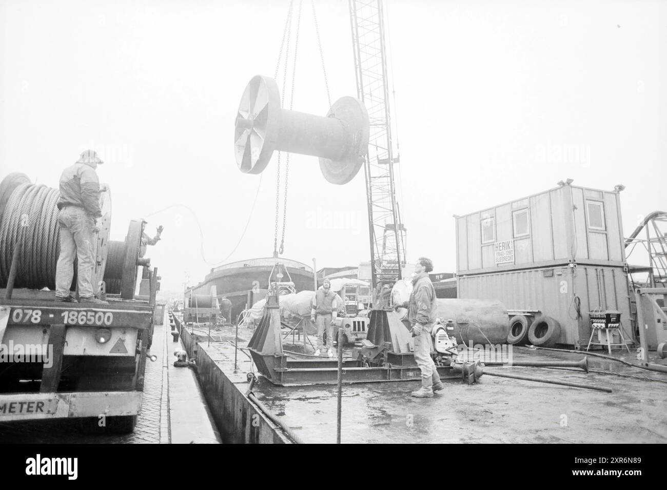 Salvage Pontoon 'Princes Marine' in IJmuiden, IJmuiden, The Netherlands ...