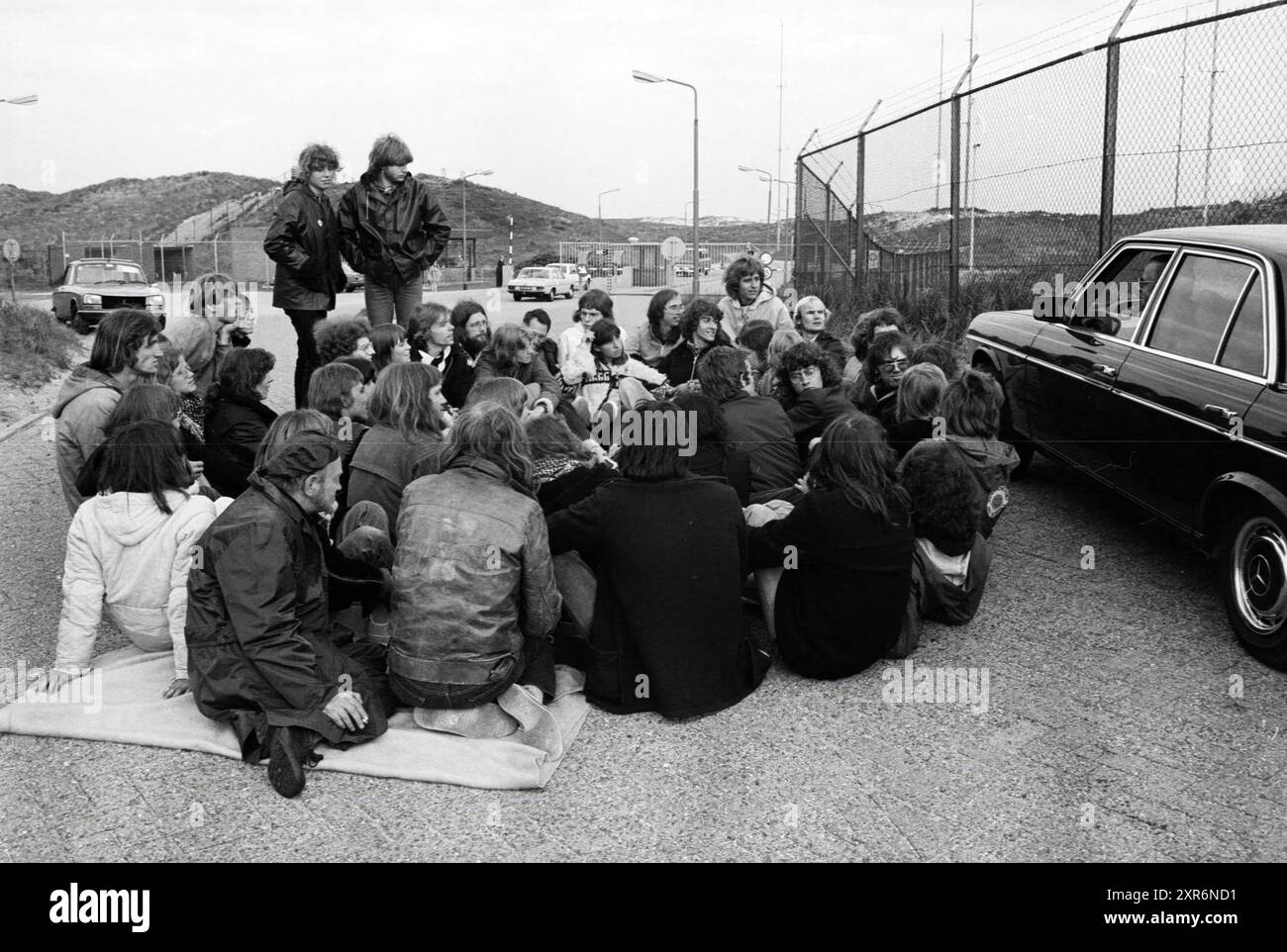 Blockade of Petten reactor center and evacuation of atomic waste ...
