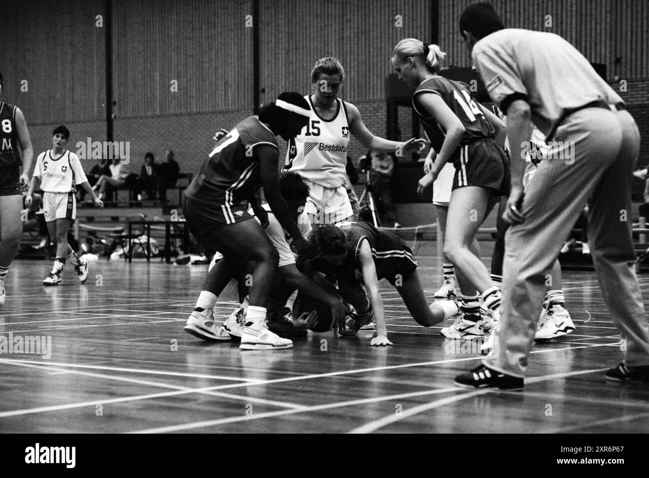 Basketball : Akrides Orcas, 04-10-1991, Whizgle Dutch News: Historic ...