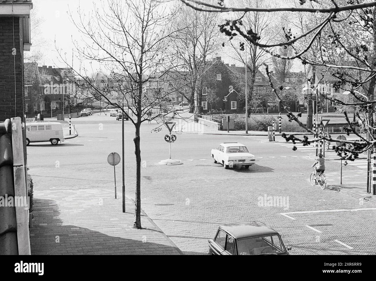 Intersection Delftlaan, Traffic, safe traffic, Haarlem, Delftlaan, The ...