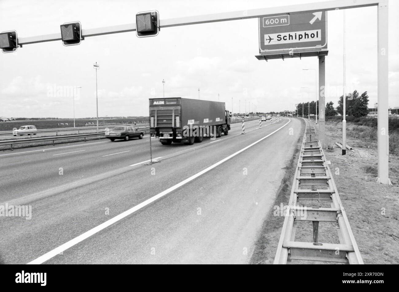 New a4 carriageway hi-res stock photography and images - Alamy