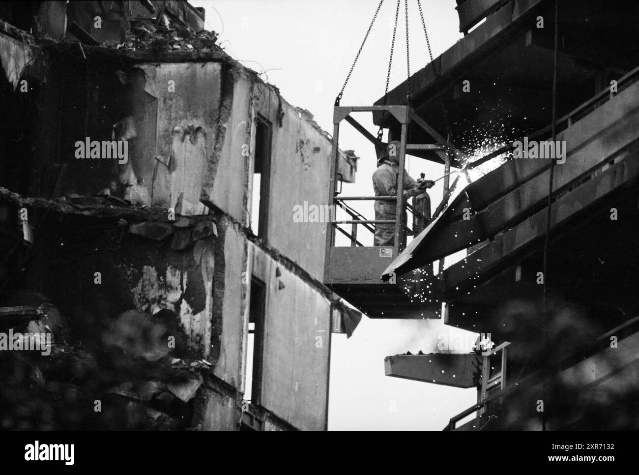 Bijlmer air disaster, various, 05-10-1992, Whizgle Dutch News: Historic ...