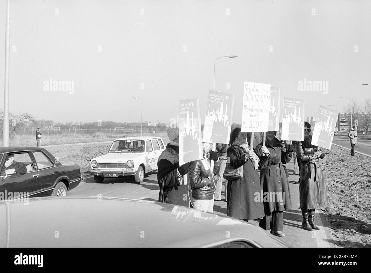 Demonstration hoogovens wenckebachstraat velsen noord blockade hi-res ...