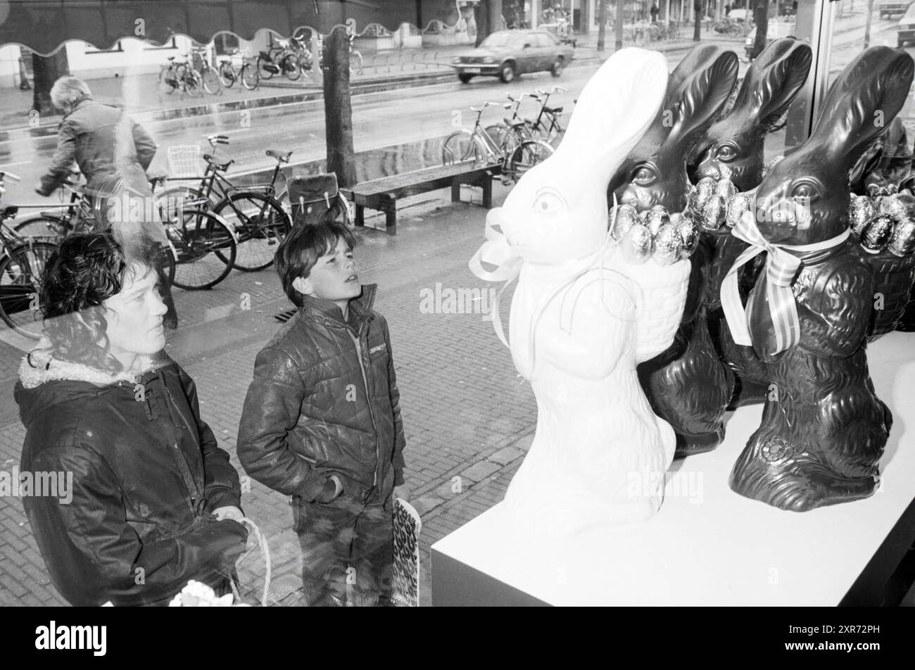 Easter eggs, IJmond, Palm Sunday and Easter customs, 07-04-1982 ...