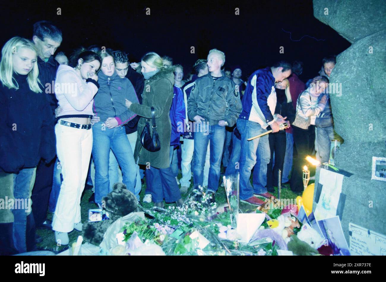 Silent procession of flowers for Mirveta Karaliç, IJmuiden, IJmuiden ...