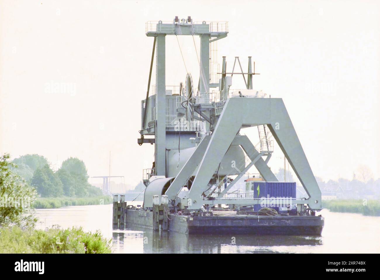 Transport figee crane hi-res stock photography and images - Alamy