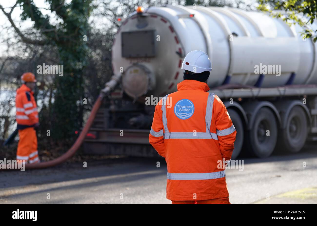 Dumping water from a tanker hi-res stock photography and images - Alamy